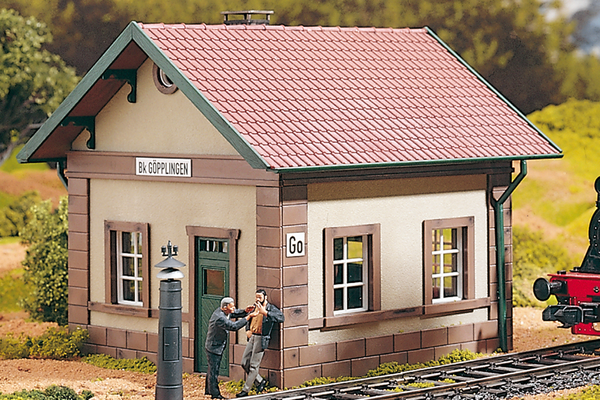Piko 63002 G Scale Goepplingen Crossing Keeper 1:32 – Alpine Railworks